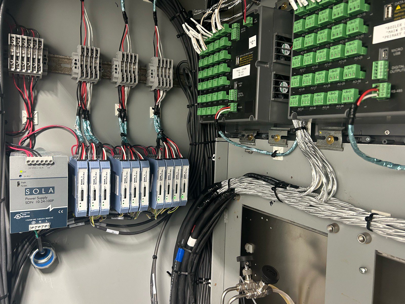 Smart Consolidation in Steam Water Analysis Systems - M4 Knick